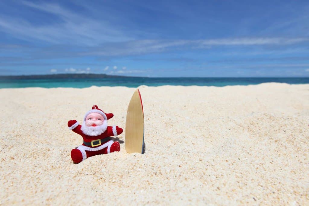 From Surfing Santa to BBQ Feasts: 8 Fun Australian Christmas Facts!